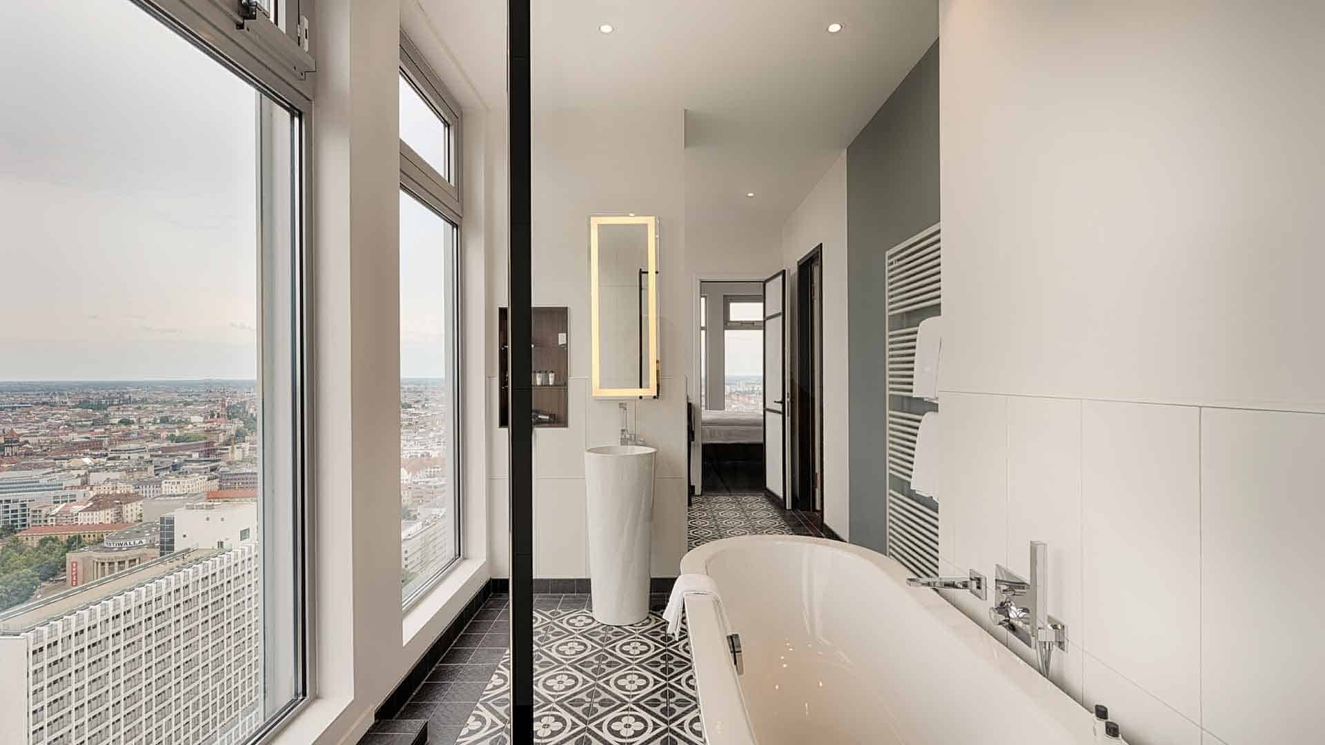Sky Suites Berlin exclusive – best sleep at 110m above
